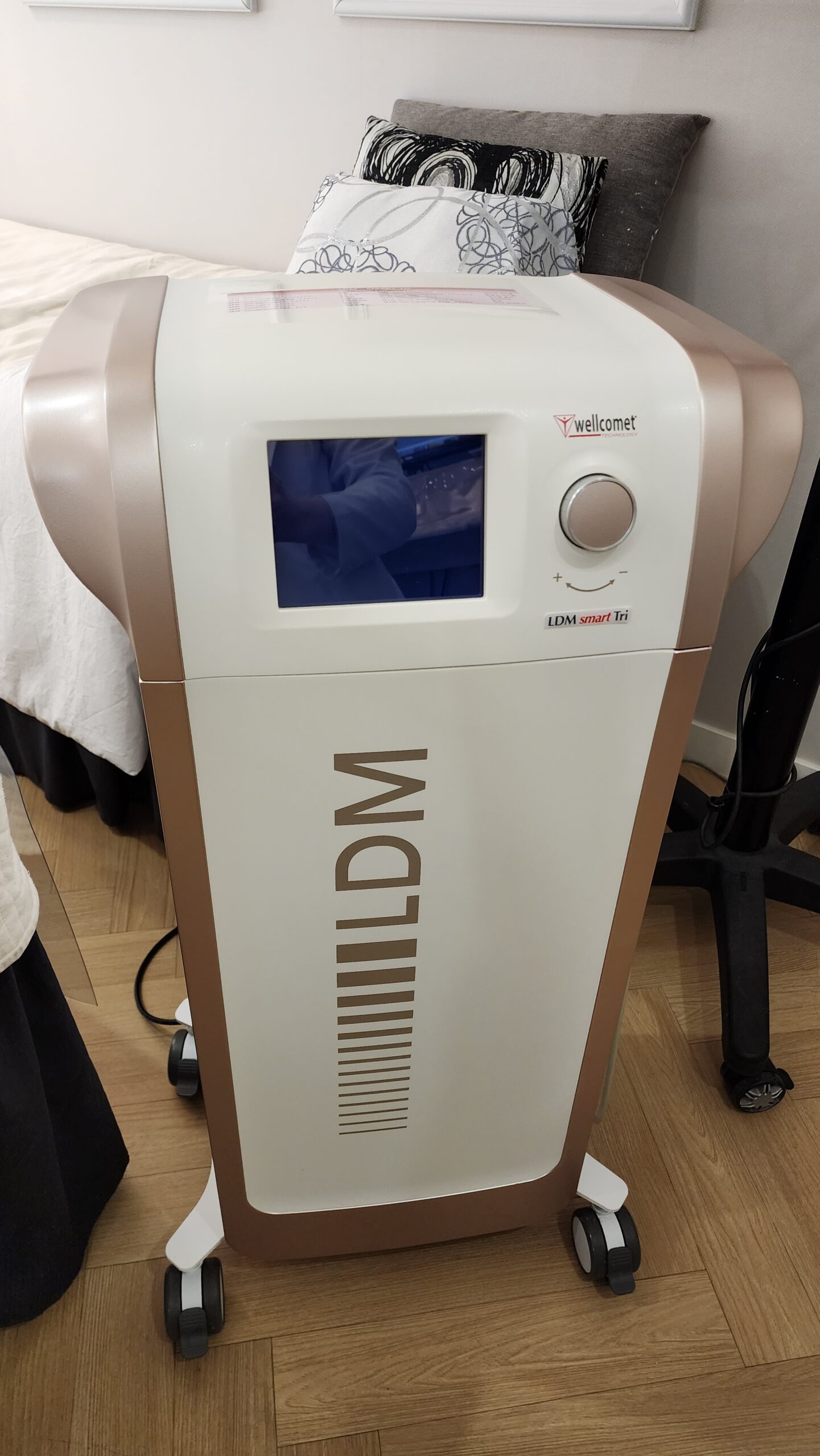 韓国トゥウィンクル美容皮膚科 LDM水玉リフティング | twinkle美容皮膚科